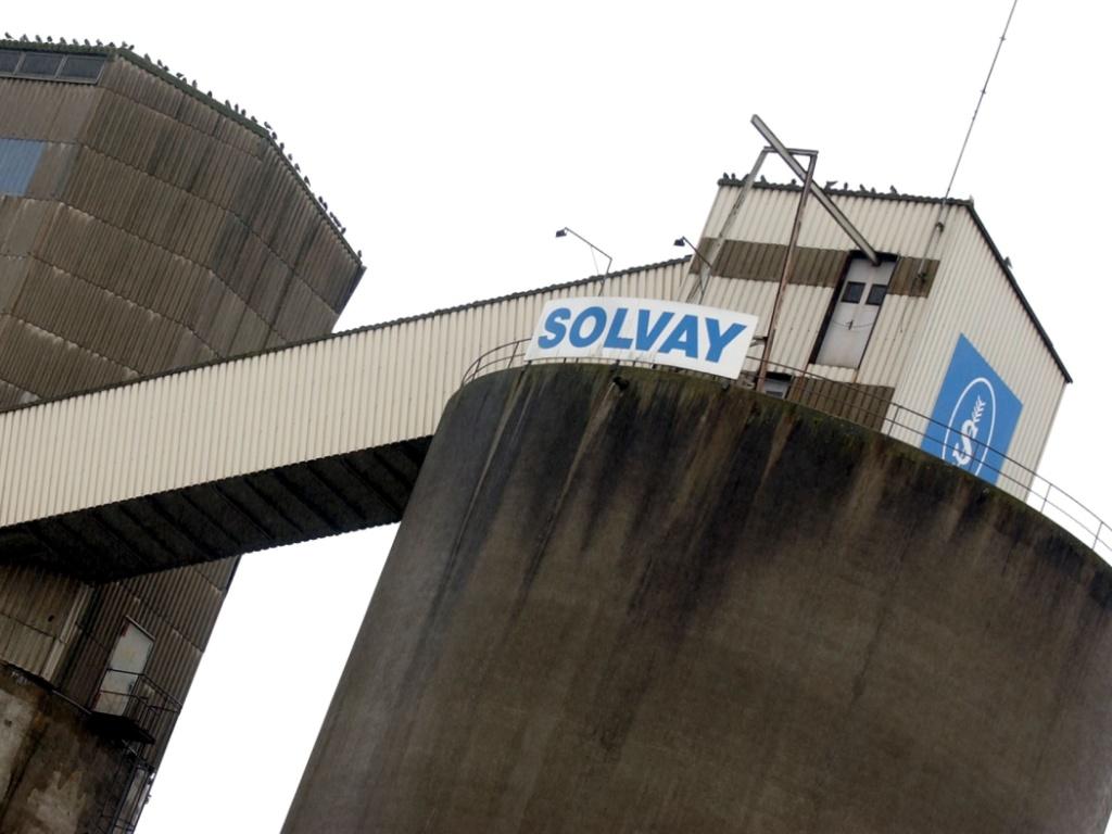 Solvay ferme deux usines aux Etats-Unis et au Royaume-Uni - SWI ...