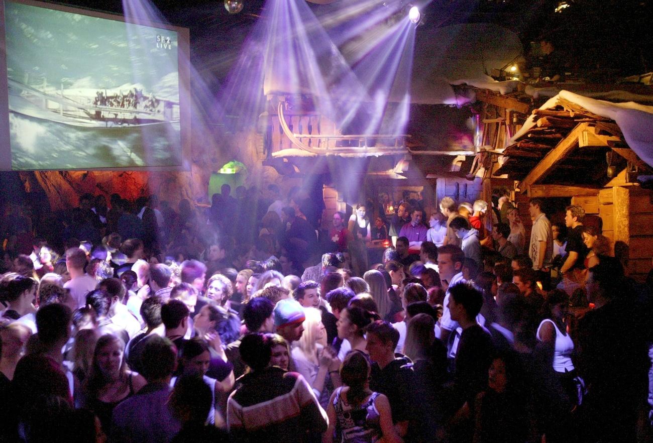 Bars and clubs sector launches tracing tool to revive Swiss nightlife ...