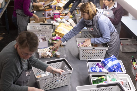 Women in Switzerland still do more unpaid work than men - SWI swissinfo.ch