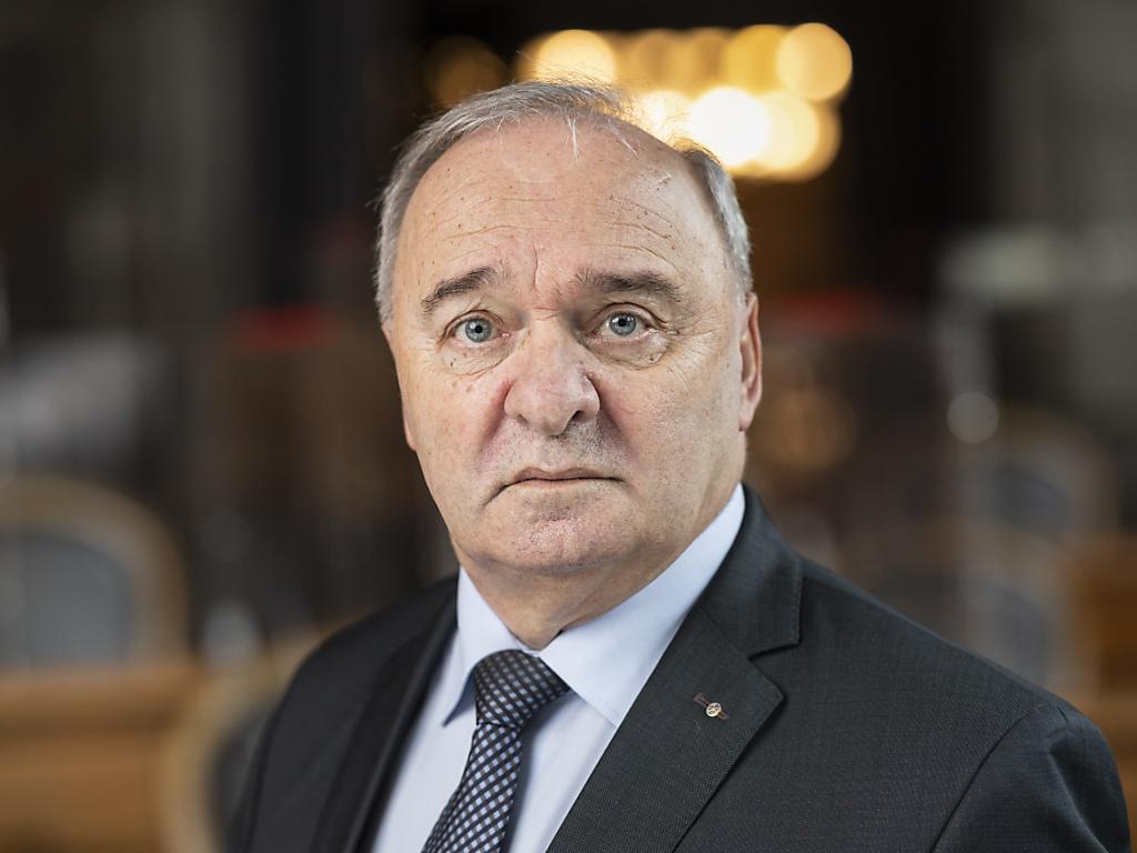 Alex Kuprecht préside le Conseil des Etats - SWI swissinfo.ch