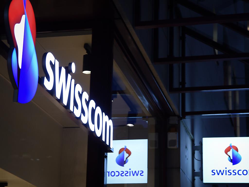 Swisscom baut TV-Angebot mit grosser Mediathek aus - SWI swissinfo.ch