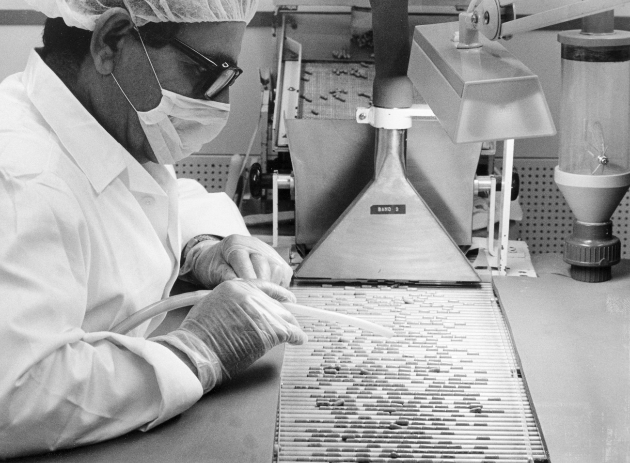 Swiss pharmaceutical industry through the ages - SWI swissinfo.ch