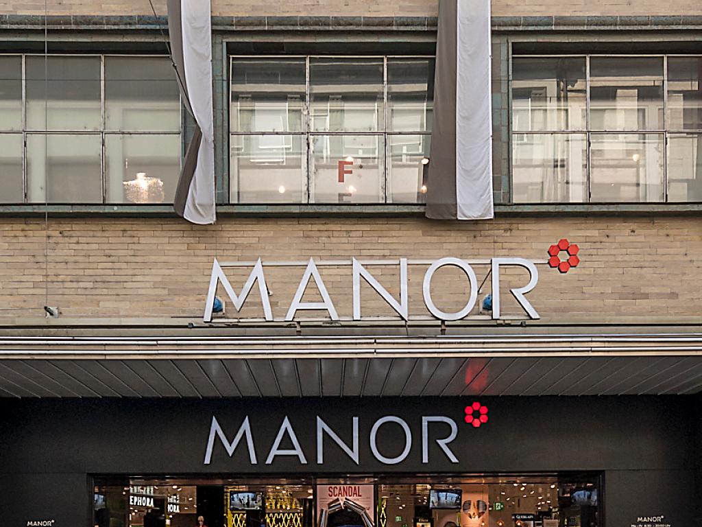 Grosseinsatz im Basler Warenhaus Manor - SWI swissinfo.ch