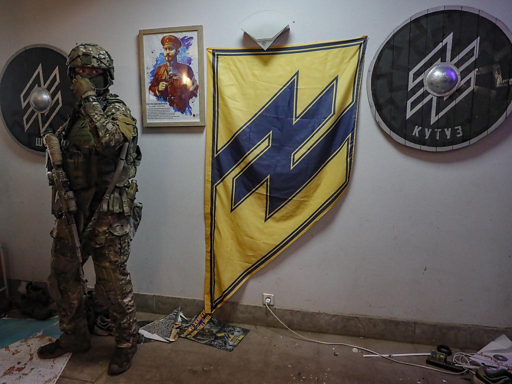 Les soldats du régiment Azov risquent la peine capitale - SWI swissinfo.ch Les soldats du régiment Azov risquent la peine capitale - SWI swissinfo.ch