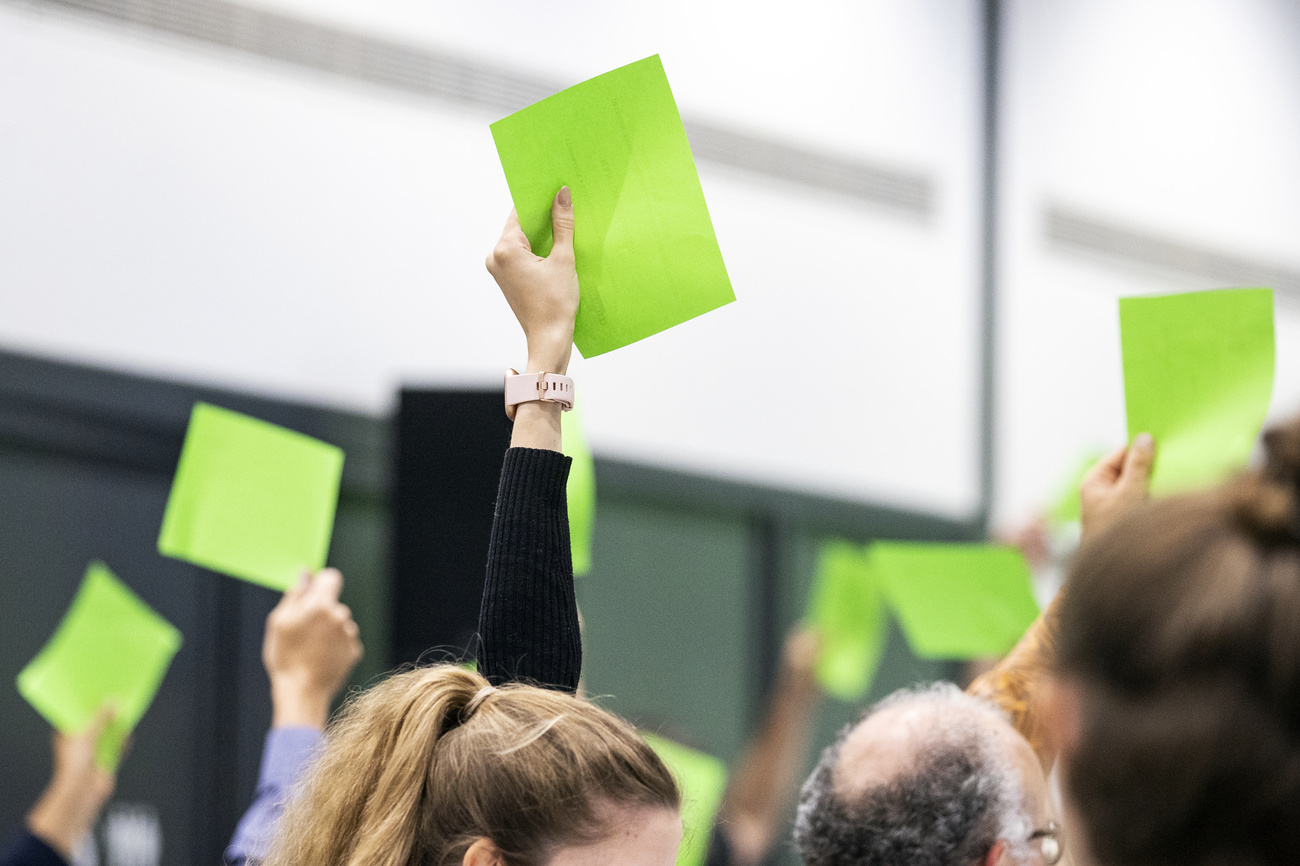 Media poll shows shift to the right ahead of 2023 federal elections ...