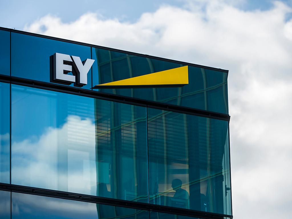 EY officialise son projet de scission entre audit et conseil - SWI ...