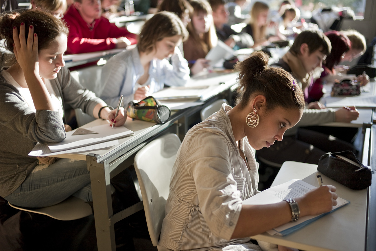 Vocational training drives tertiary qualification rise in Switzerland ...