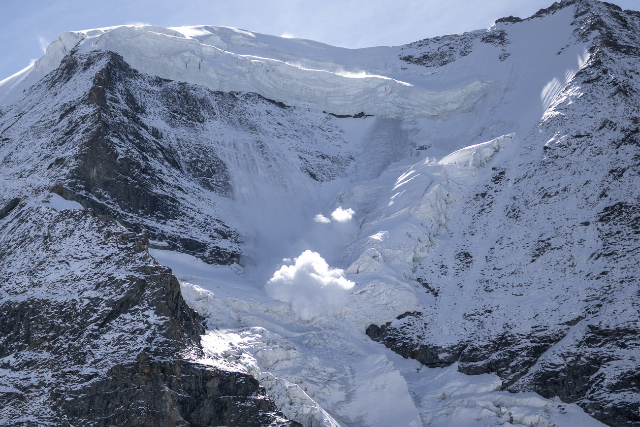 Avalanche kills climber in eastern Switzerland - SWI swissinfo.ch