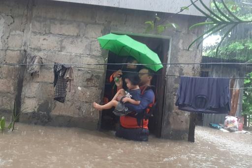Al Menos 11 Muertos Y Decenas De Miles Evacuados Por Inundaciones En