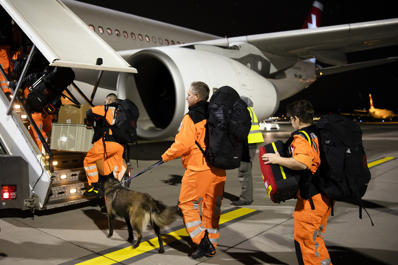 Swiss rescue team to return home after earthquake mission - SWI ...