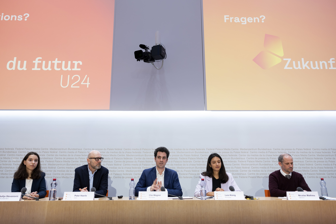 Panel pioneers participation of young adults in Swiss politics - SWI ...