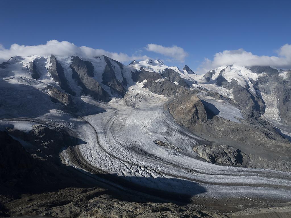 Morteratschgletscher schmilzt trotz Rettungsprojekt mit Kunstschnee ...