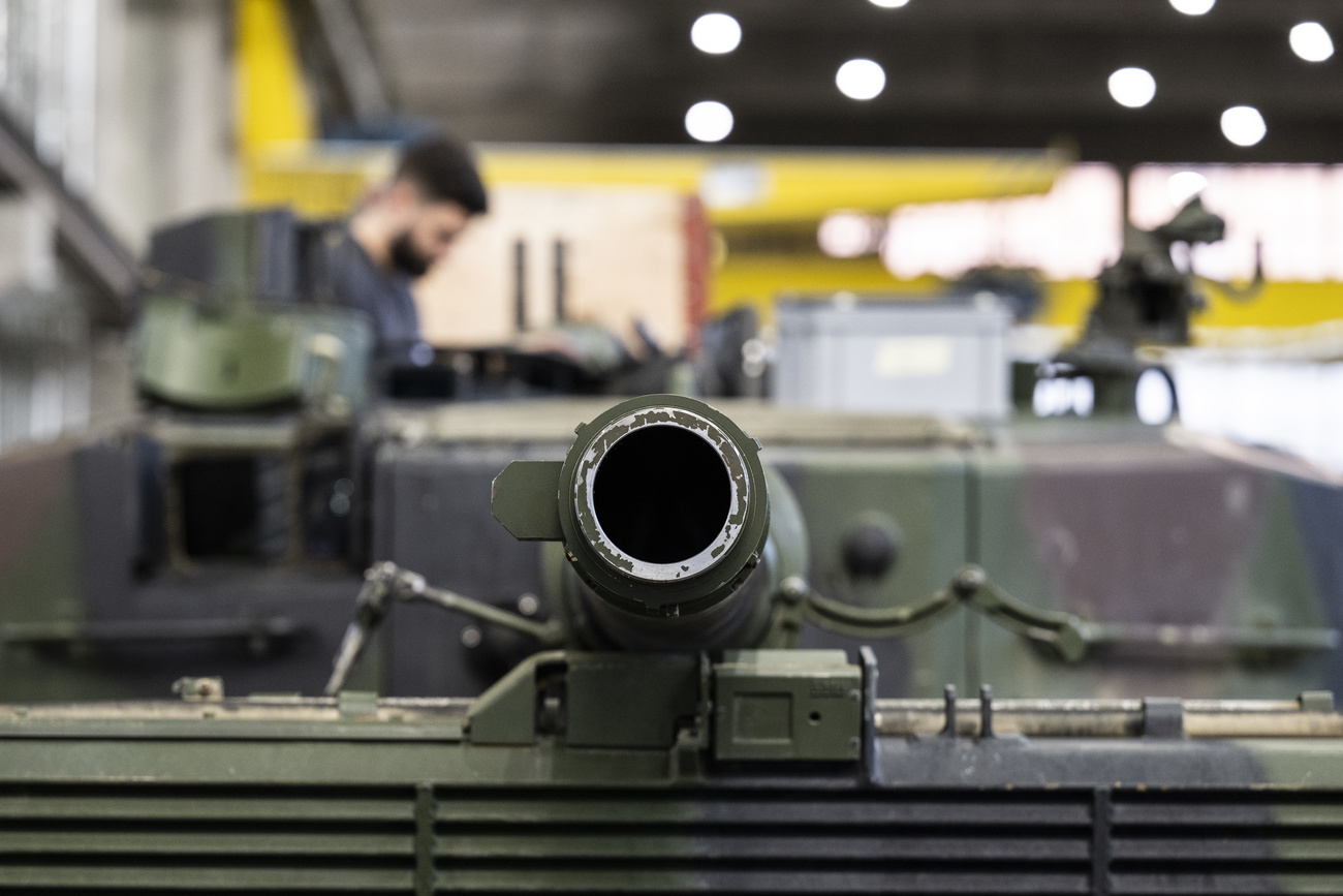Swiss commission recommends selling 25 tanks back to Germany - SWI ...