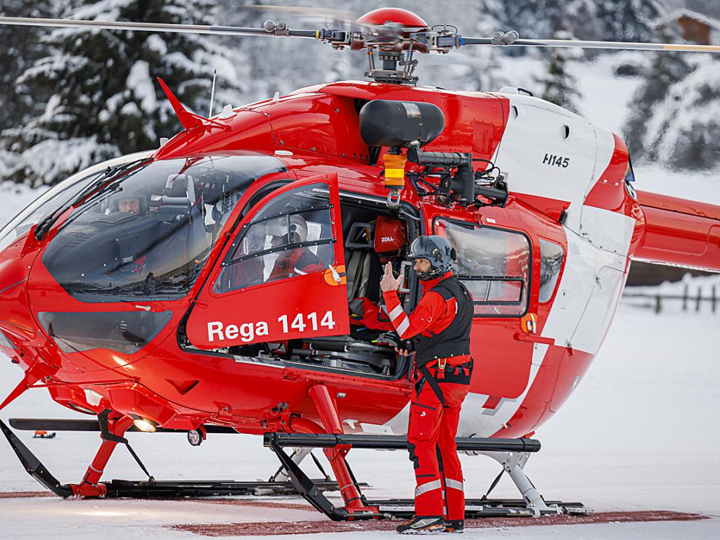 Rega verzeichnet 2022 so viele Einsätze wie nie zuvor - SWI swissinfo.ch