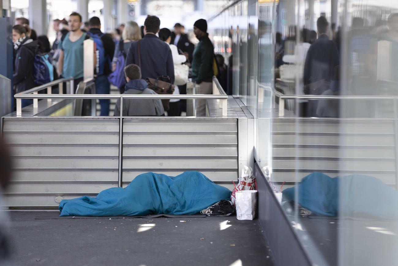 Homelessness needs to be tackled with a sense of urgency - SWI swissinfo.ch