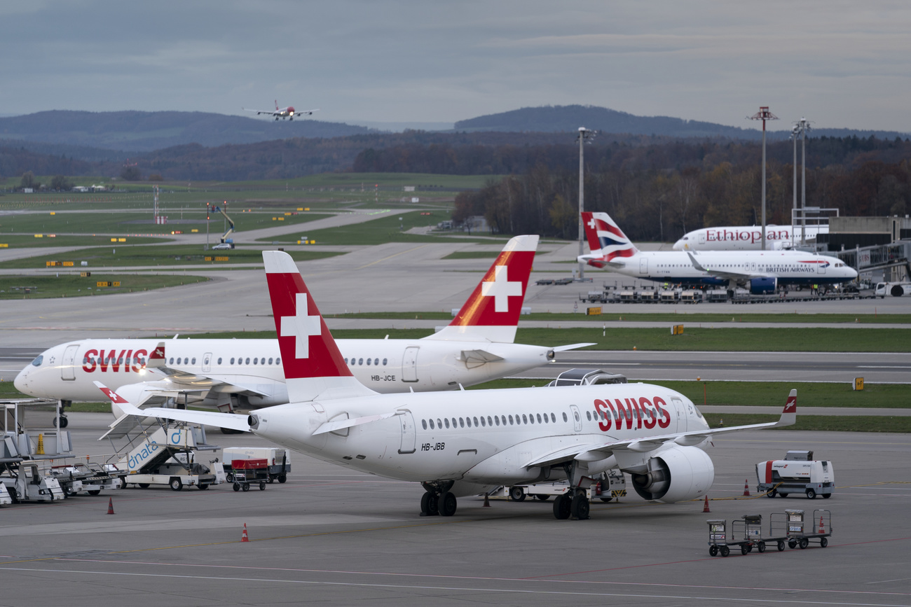 Italian strike action hits SWISS flights - SWI swissinfo.ch