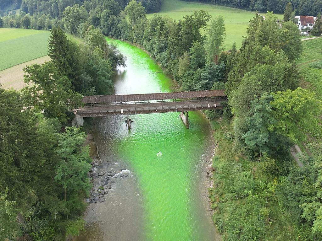 Die Sitter bei Zihlschlacht TG leuchtet grün - SWI swissinfo.ch