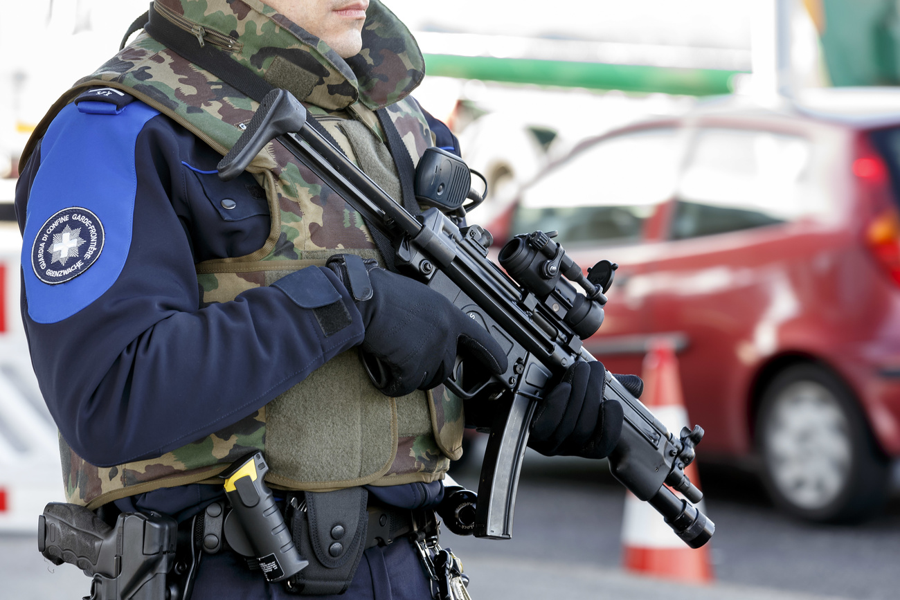 Swiss police boss calls for more resources to fight mafia - SWI ...