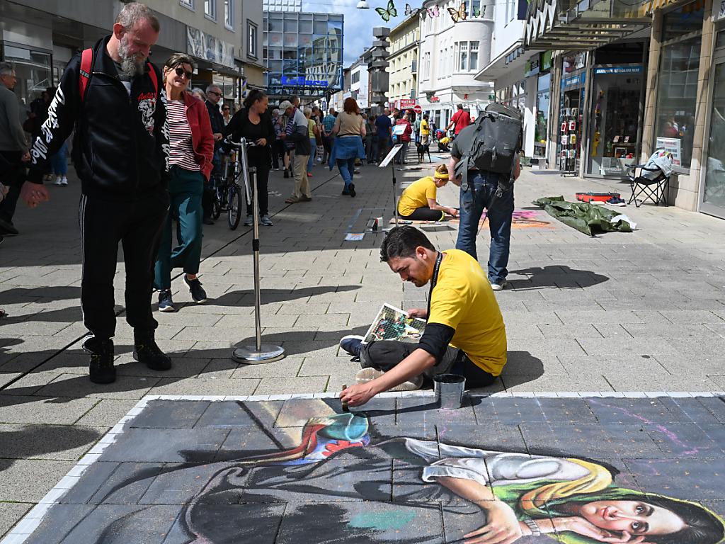 Künstler aus aller Welt sorgen für bunte Strassen in Wilhelmshaven ...