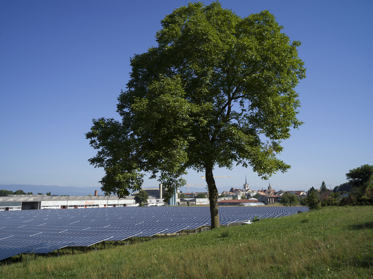 Making better use of solar energy necessary to meet Swiss climate ...