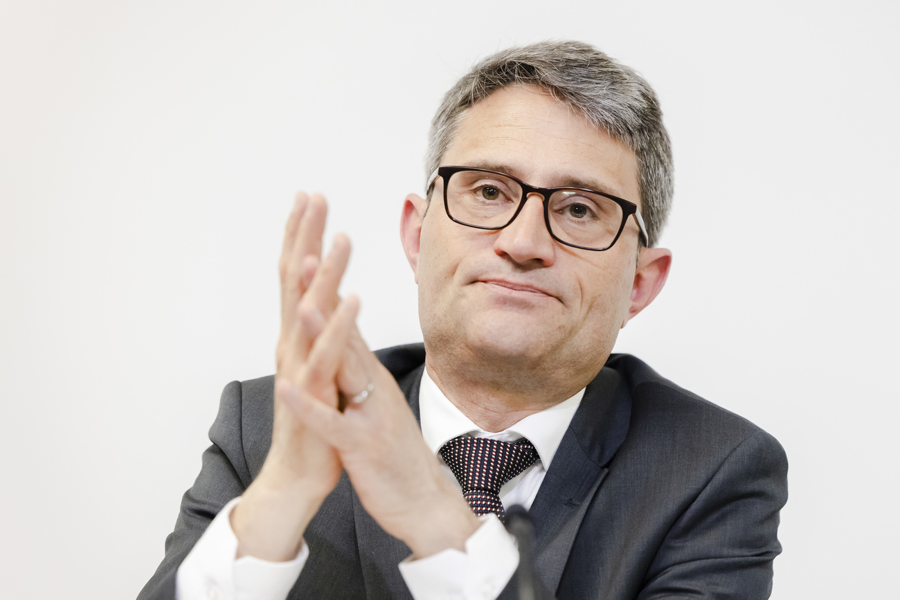 Swiss cantons want to retain control of hospitals - SWI swissinfo.ch