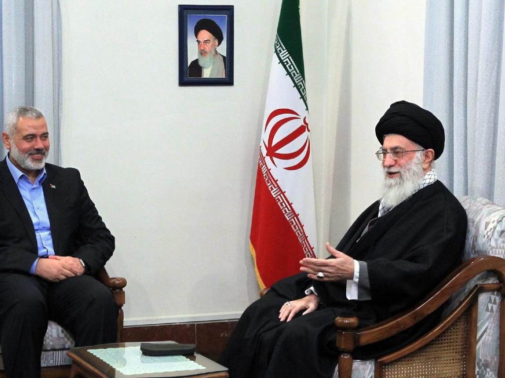 Khamenei incontra il leader di Hamas Haniyeh in Iran - SWI swissinfo.ch