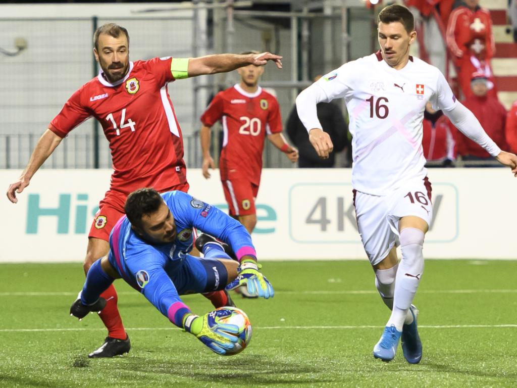 UBS reprend le flambeau de CS comme sponsor du foot suisse (ASF) - SWI ...