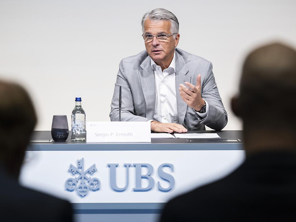 UBS will bei Stellenstreichungen auch Leistung berücksichtigen - SWI ...