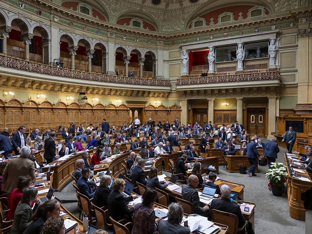 Nationalrat debattiert über das revidierte CO2-Gesetz - SWI swissinfo.ch